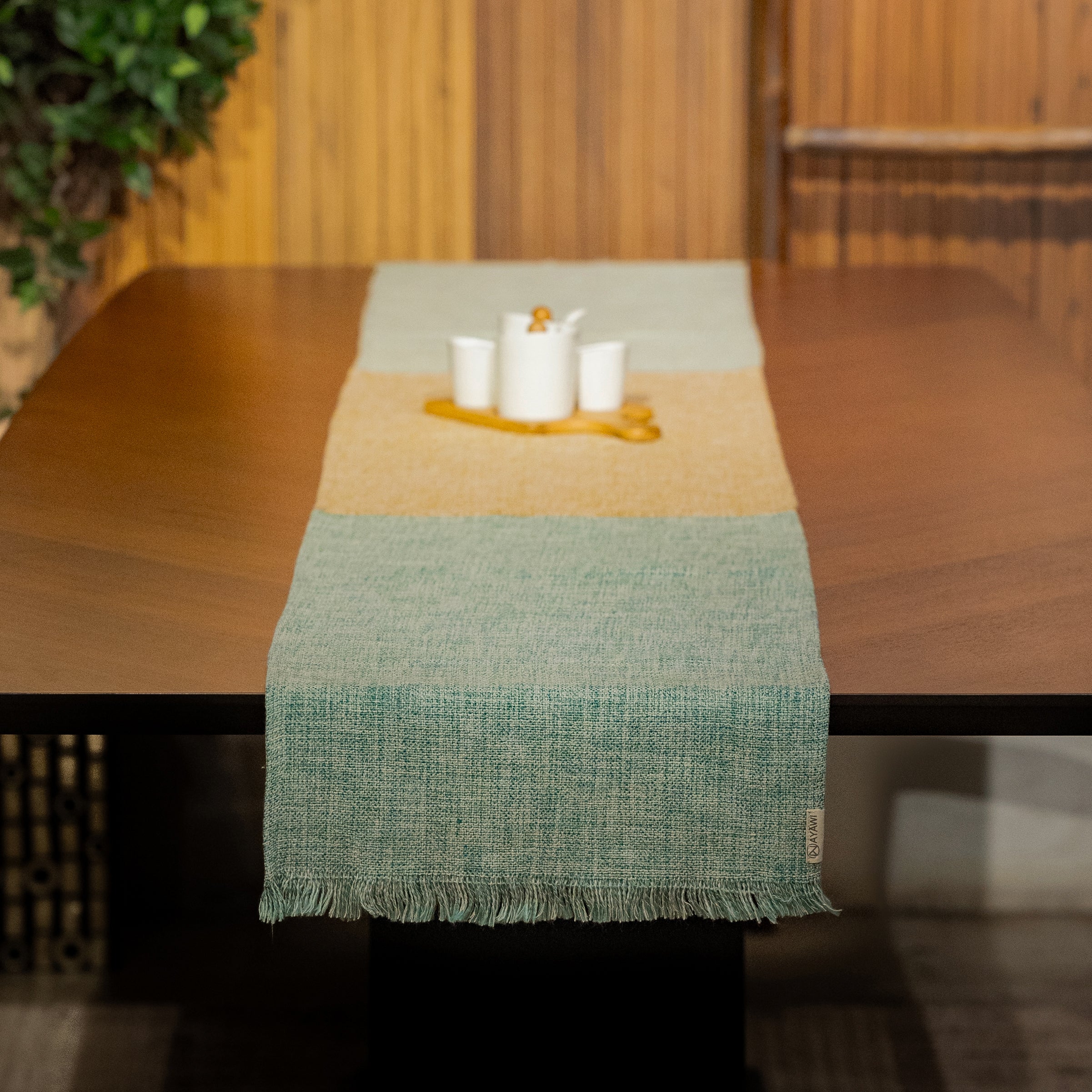 Discover Chic Dining Table Runner Sets for Every Occasion! | Ayawi ...